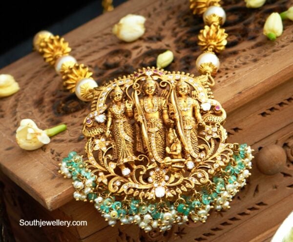 Antique gold RamParviar pendant - Indian Jewellery Designs