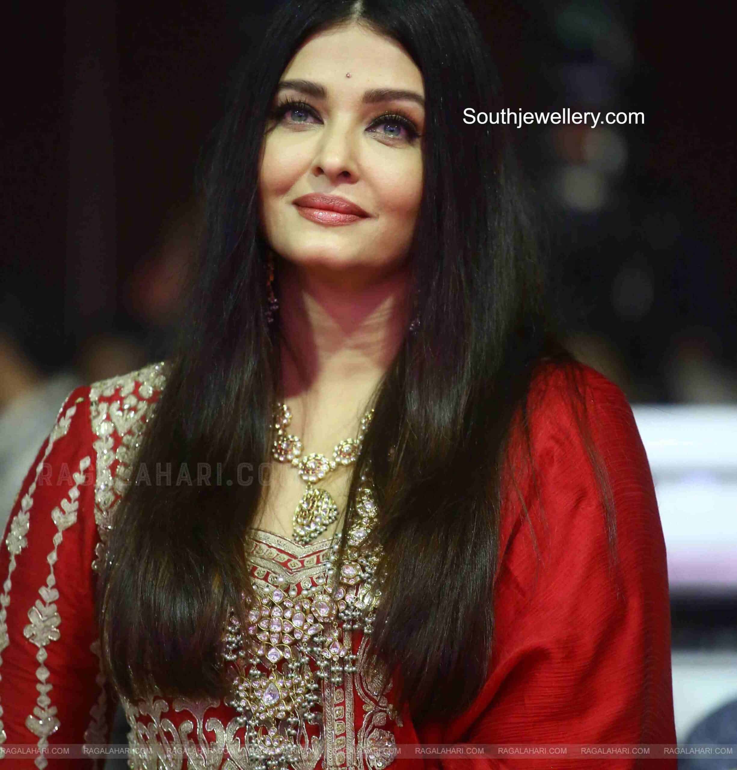 Aishwarya Rai in polki jewellery - Indian Jewellery Designs