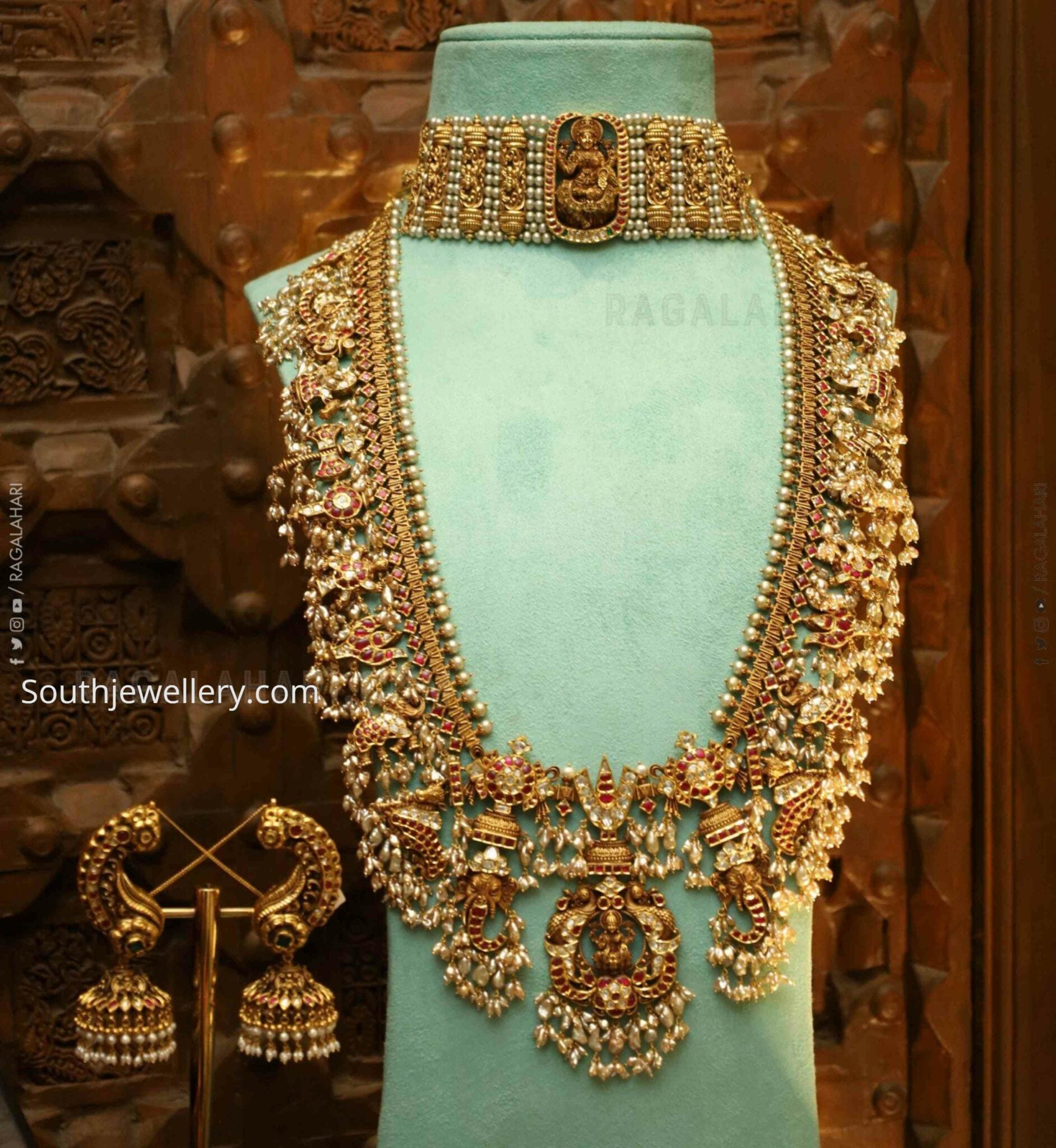 Antique gold Lakshmi choker and guttapusalu haram - Indian Jewellery Designs